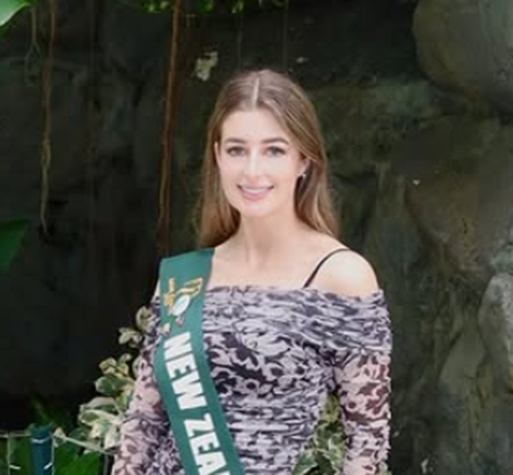 About India Holder - PeoPlaid Profile